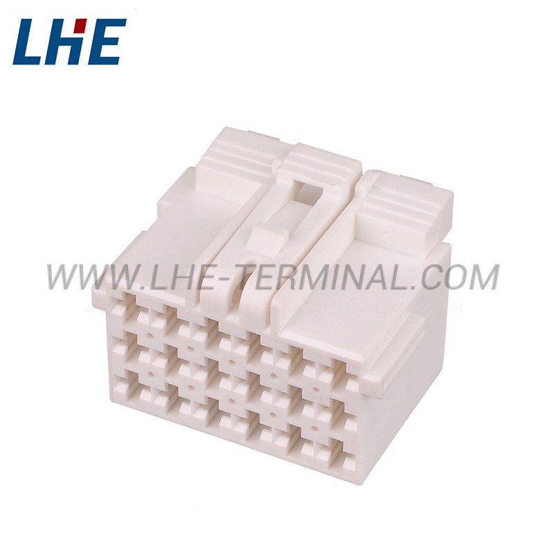 132015-0135 12 Position Seal Black Female Alternator Connector